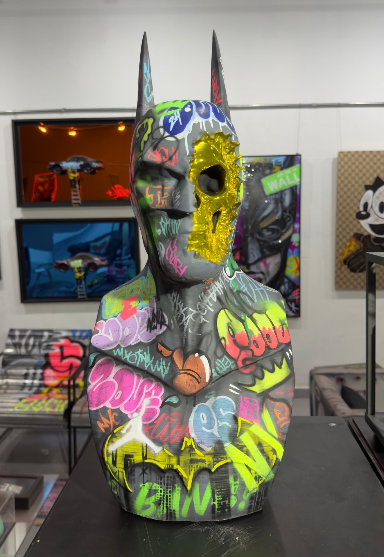 Richard - Batman Graff Gold Metal (escultura ) - Ziv Gallery